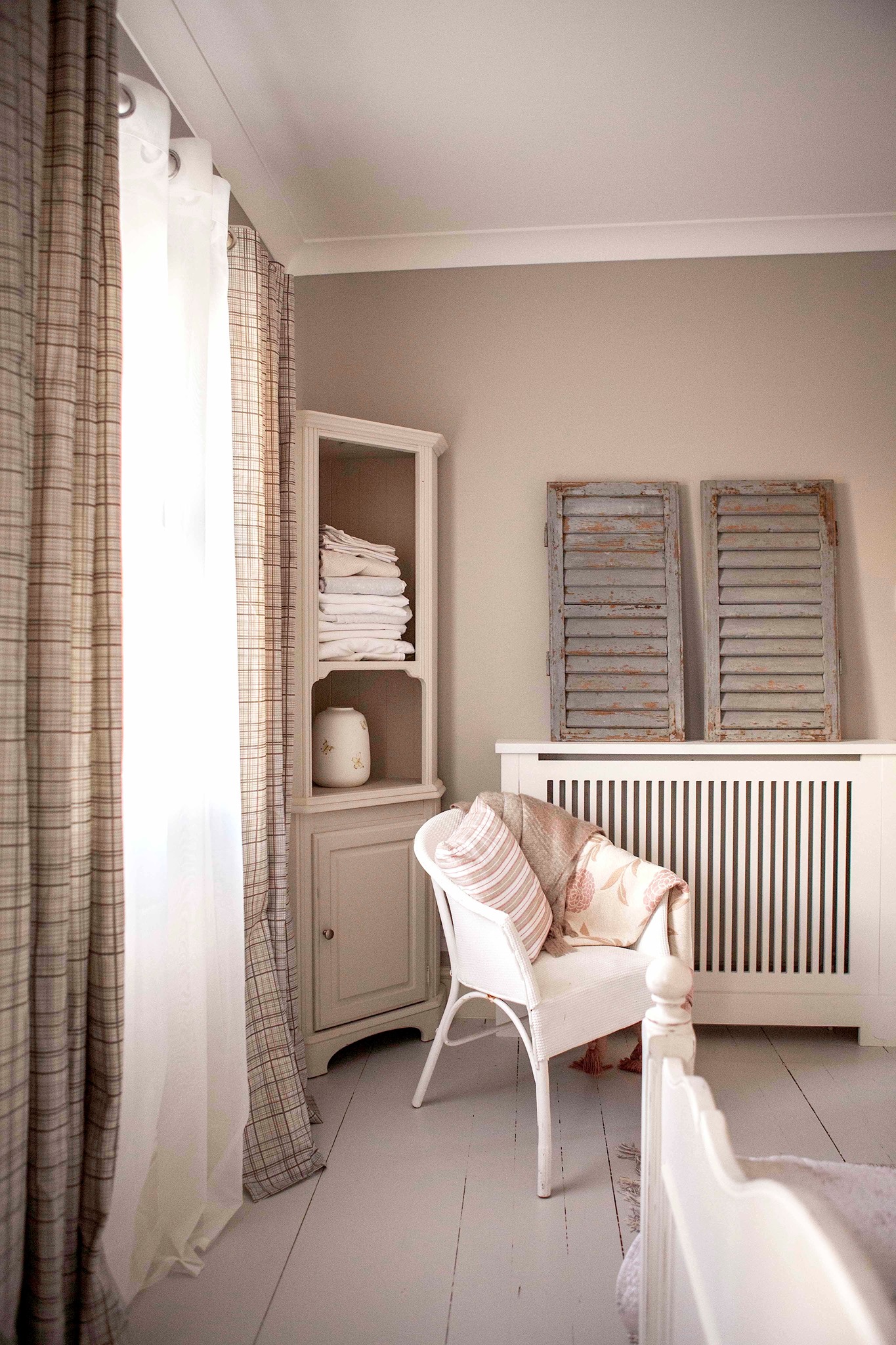 Slatted Style Radiator Cover - Jali Gallery
