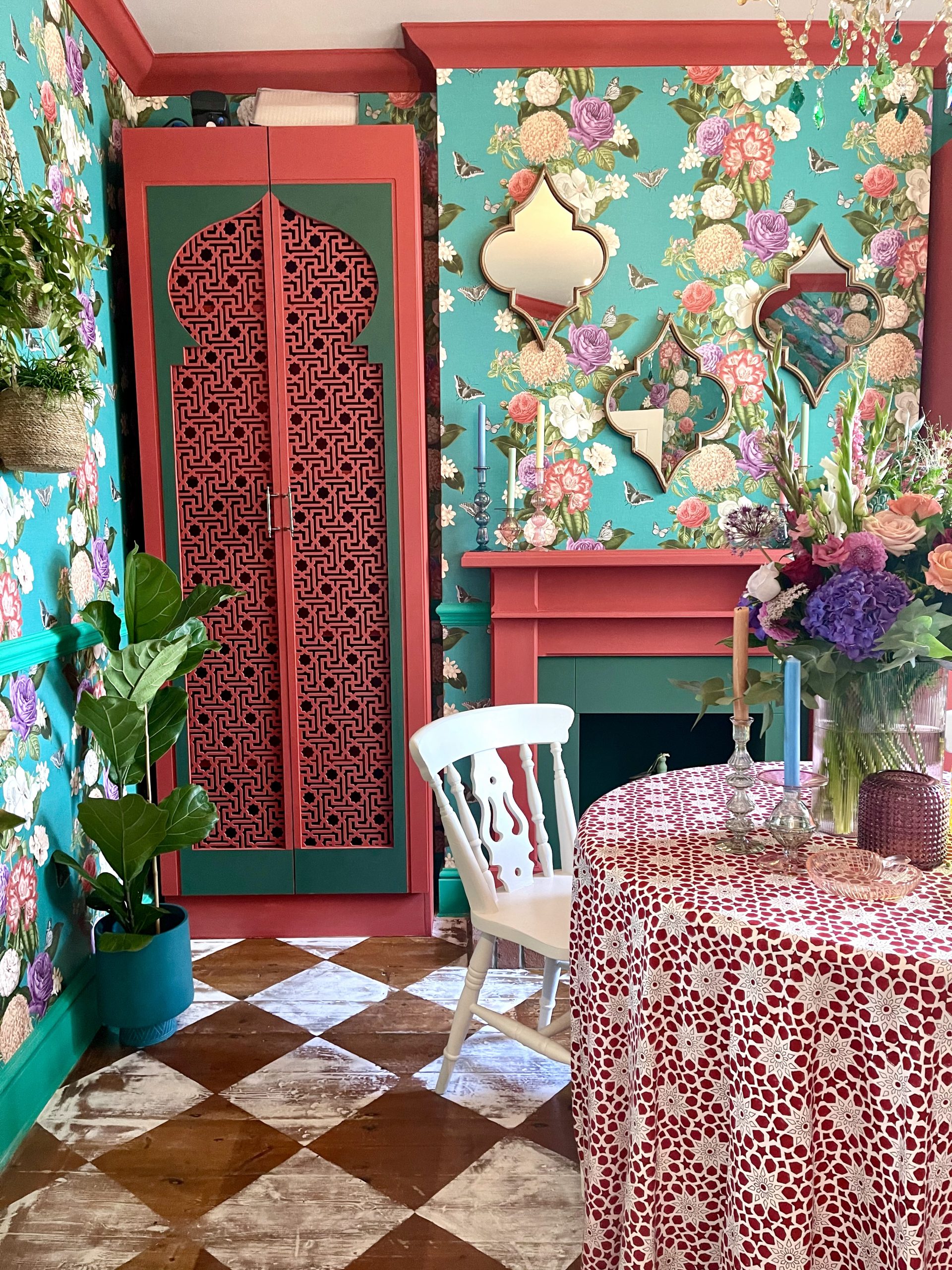 Sophie Robinson Interior Designer SOPHIE ROBINSON TOGETHER WITH THE